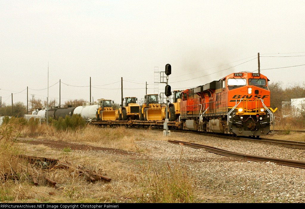 BNSF 7570